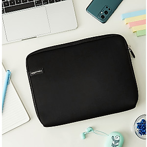 Amazon Basics 15.6-Inch Laptop Sleeve, Protective Case with Zipper - Black