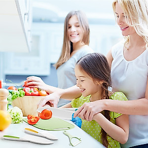 Kids Knifes Set,Children's Nylon Knives Safe Baking Real Cutting Cooking Childrens Knife Beginners Plastic Cut Fruits Salad Fun Firm Grip Toddler Chopping Friendly With Board Peeler 5Pack (green)