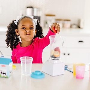 Melissa & Doug Smoothie Maker Blender Set with Play Food - 22 Pieces - Play Blender Mixer Toy for Kids Kitchen Ages 3+