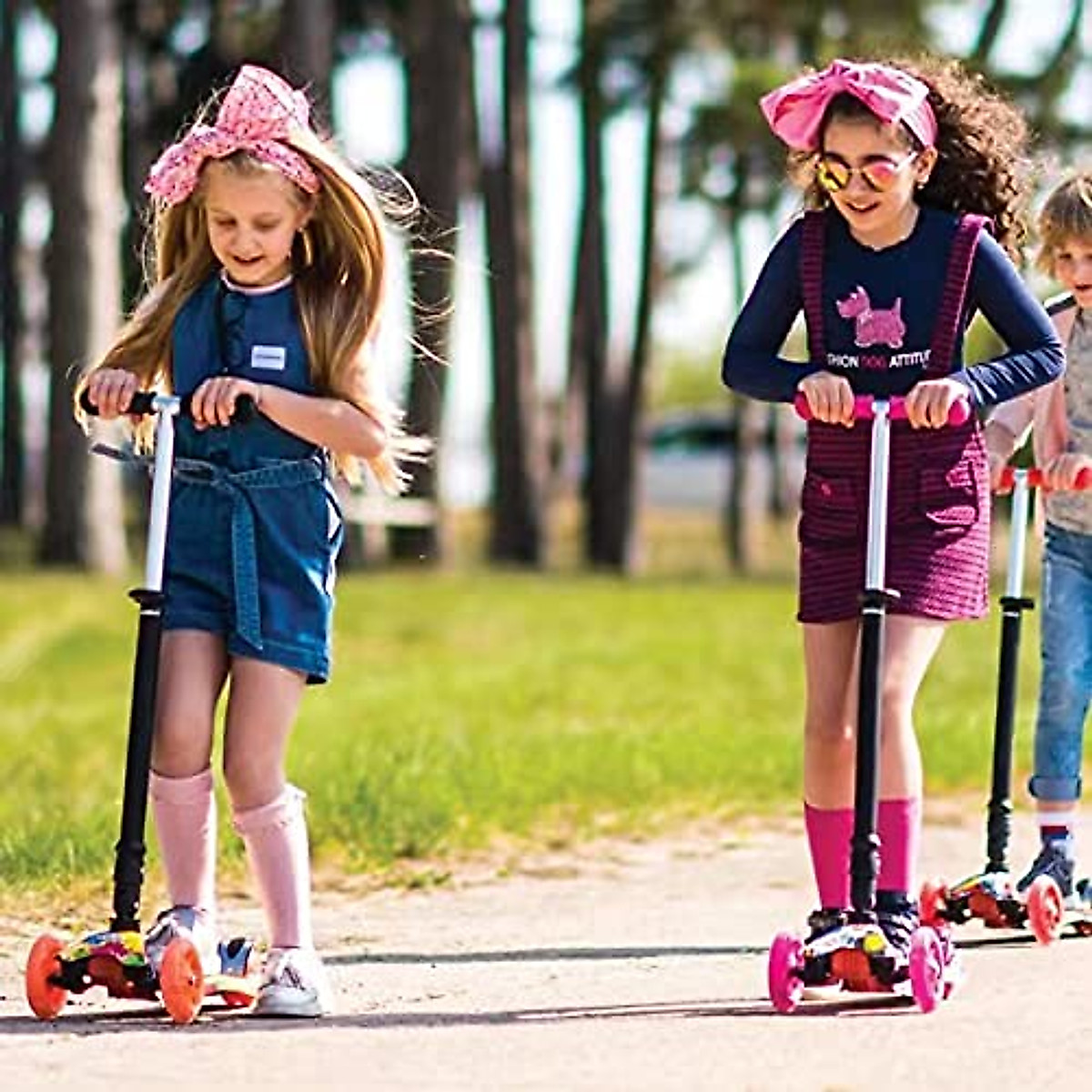 Scooters for Kids 3 Wheel Kick Scooter for Toddlers Girls & Boys, 4 Adjustable Height, Lean to Steer, Extra-Wide Deck, Light Up Wheels for Children from 3 to 14 Years Old (Pop Graffiti 2)