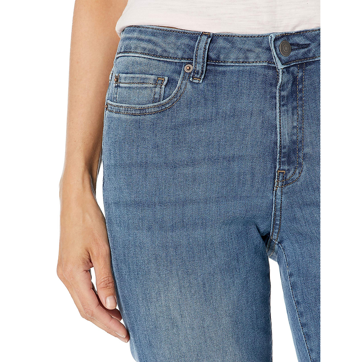 Amazon Essentials Women's Jeans, Mid Rise Straight Leg Style, Medium Wash, Slim Fit