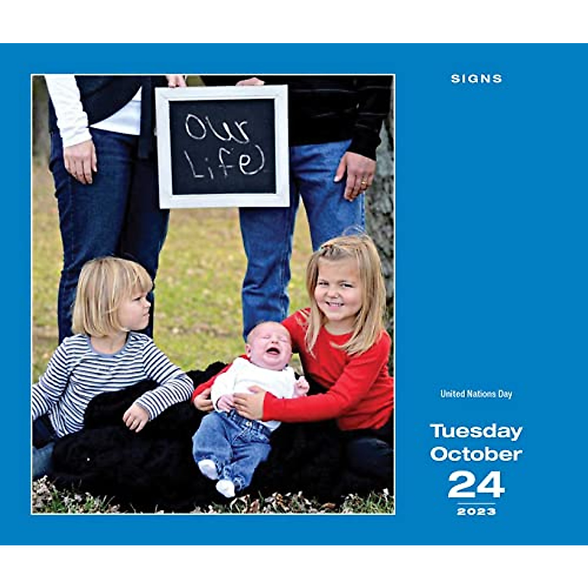 Awkward Family Photos 2023 Day-to-Day Calendar