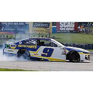 Lionel Racing C Elliott 1/64 HT NAPA Road America Win 21 Camaro ZL1, Multicolor