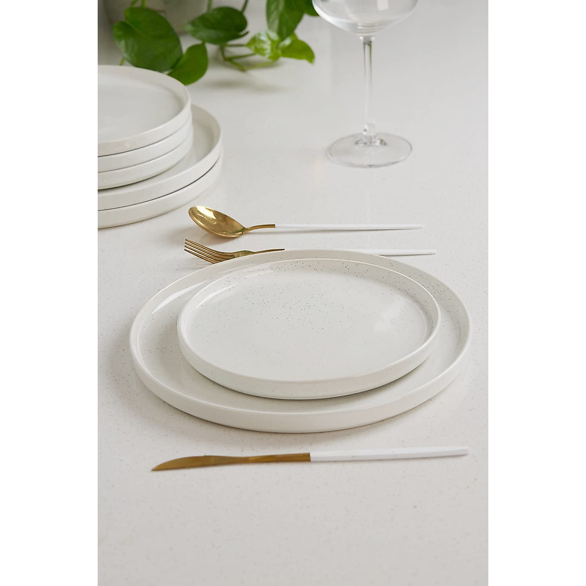 famiware Nebula 6 Pieces Dinner Plates, 10.2 inch Plates Set, Scratch Resistant, Stoneware Dinnerware, Kitchen Modern Rustic Dishes, White