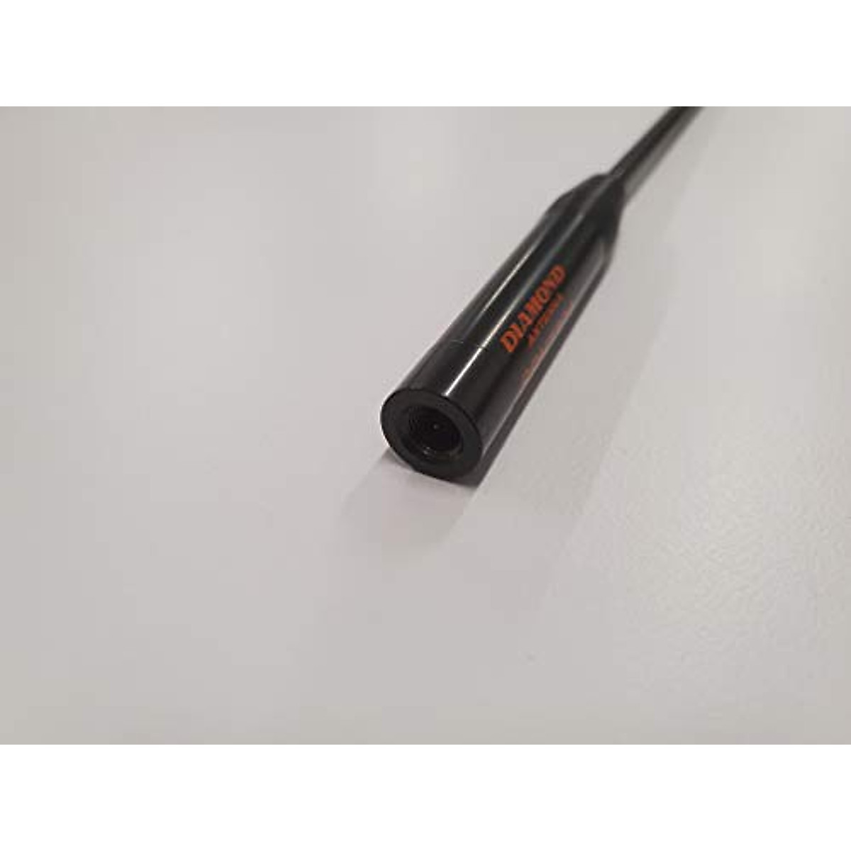 SRH77CA SRH77 SRH-77 Diamond (Original) SRH77CA 144/440 MHz. Dual-Band High Gain Handheld Antenna Rx: 120~900 MHz. (Gain: 440 Mhz. 2.15 dBi, Max Power: 10 Watts, Length: 15") SMA