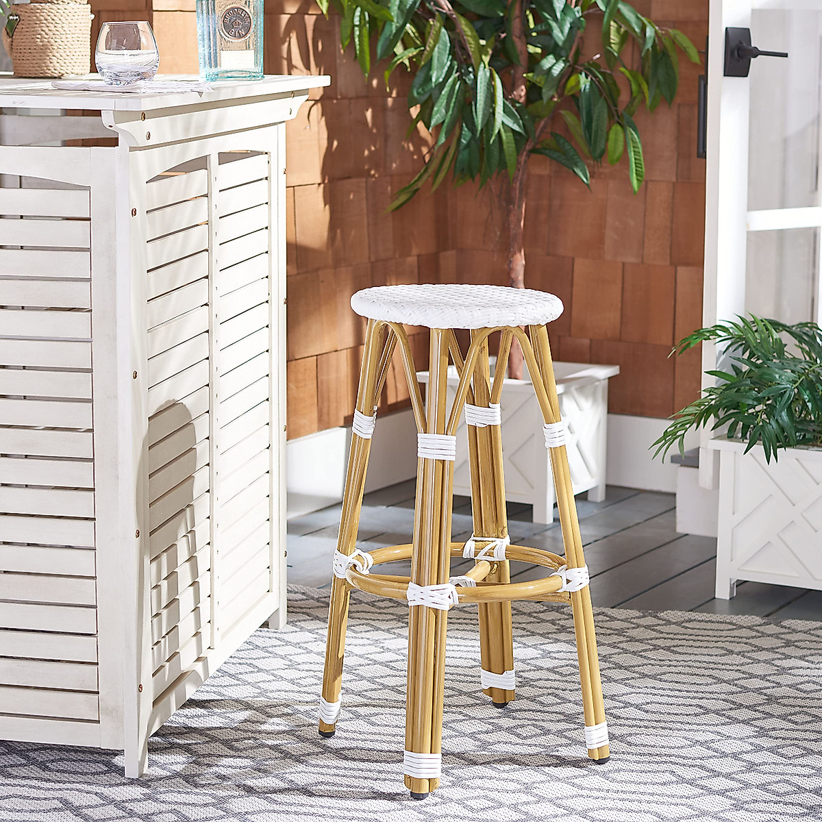 SAFAVIEH PAT4018C Outdoor Collection Kelsey White 30-inch Bar Stool