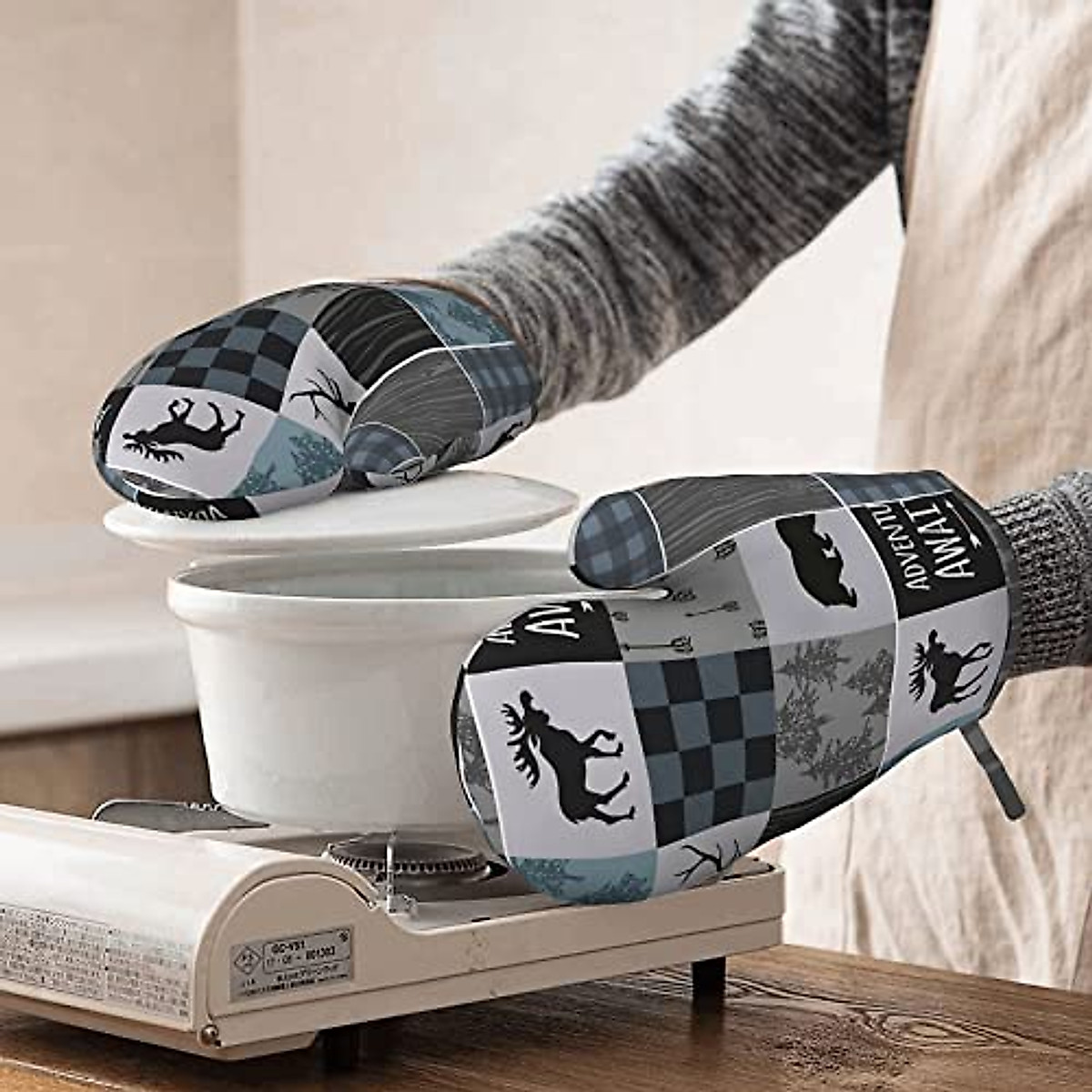 Boulda Oven Mitts Cabin Moose Oven Mitts with Non-Slip Silicone Heat Resistant Oven Gloves Soft Cotton Lining Waterproof Pot Holders for Kitchen Cooking Baking Grilling Decoration