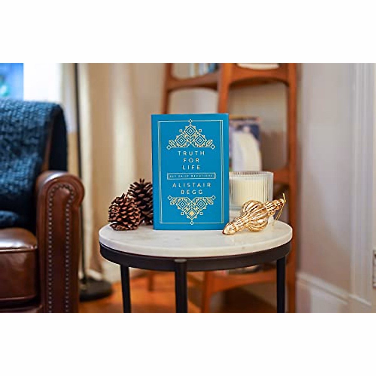 Truth for Life: 365 Daily Devotions (A Gospel-Saturated Gift Devotional for the Entire Year - Includes a Yearly Bible Reading Plan, Durable Cover, and Ribbon Marker)