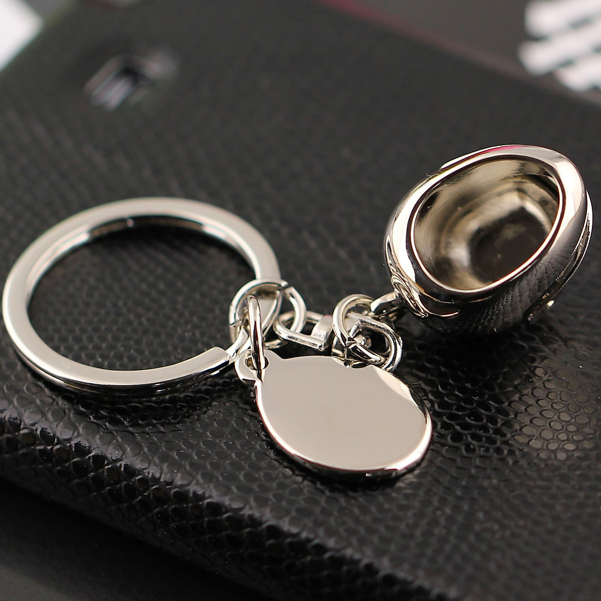 maycom Creative Fashion Romantic Couple Keychain Key Chain Ring Keyring Key Fob for Valentine's Day Gift (Helmet & Motorcycle)