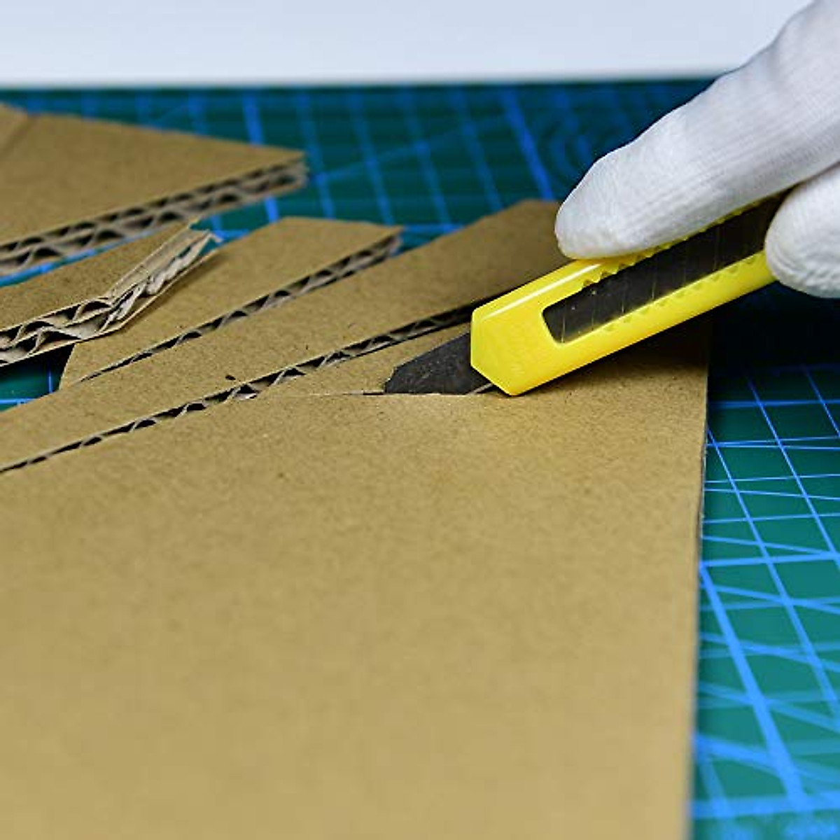 WEKOIL Art Craft Utility Knife Pack 5 Snap off 9mm Cutter with 10 Extra Carbon Steel Blades, Yellow