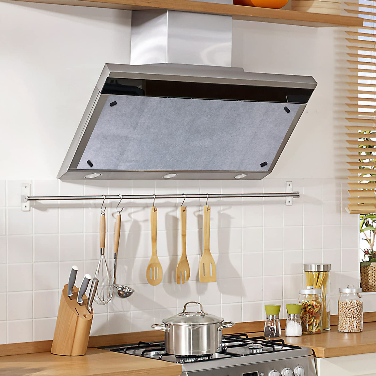 Gadpiparty Range Hood Filter Paper Roll Nonwoven Fabric Grease Filter Sheets Replacement Anti Oil Filter Paper Oil Proof Paper Stickers for Kitchen Tools (10m)