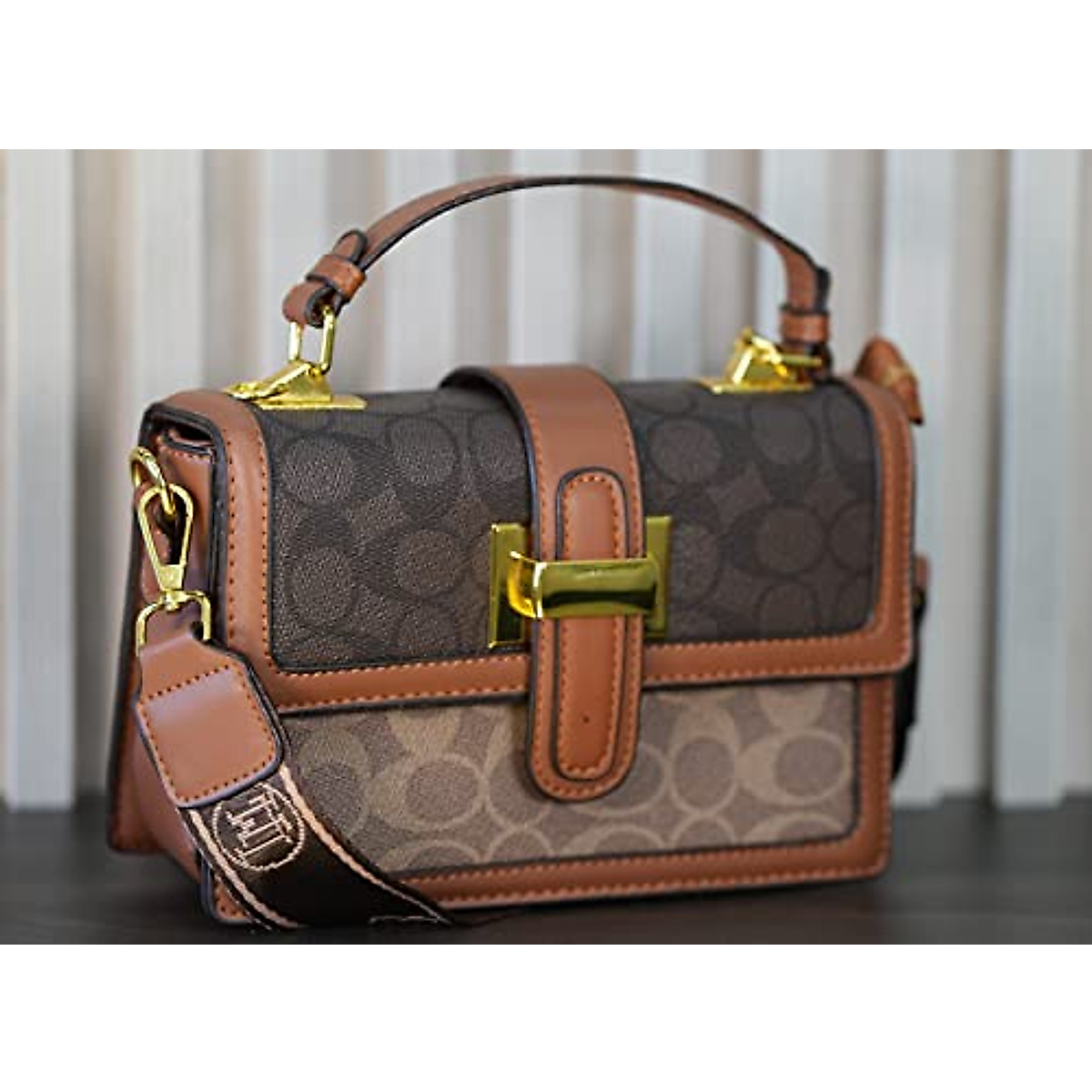 Small Crossbody Bags For Women - Leather handbag - Satchel Shoulder Bag - Fashion Design -Gold clasp - Multifunctional (Black)