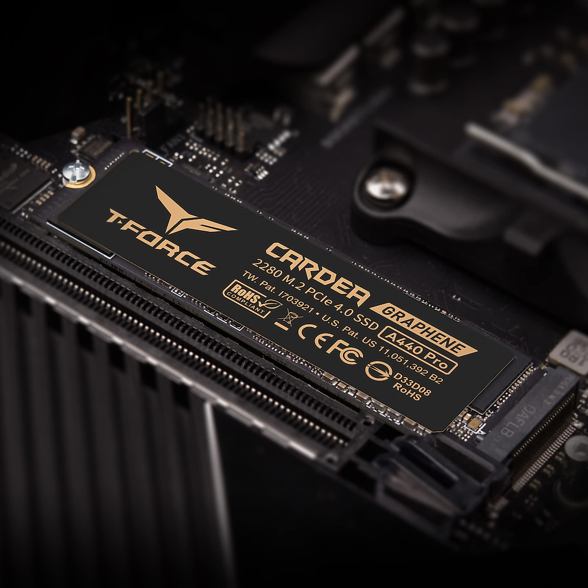 TEAMGROUP T-Force CARDEA A440 Pro Graphene Heatsink 4TB DRAM SLC Cache 3D TLC NAND NVMe Phison E18 PCIe Gen4x4 M.2 2280 Gaming Internal SSD Works with PS5 Read/Write 7400/7000MB/s