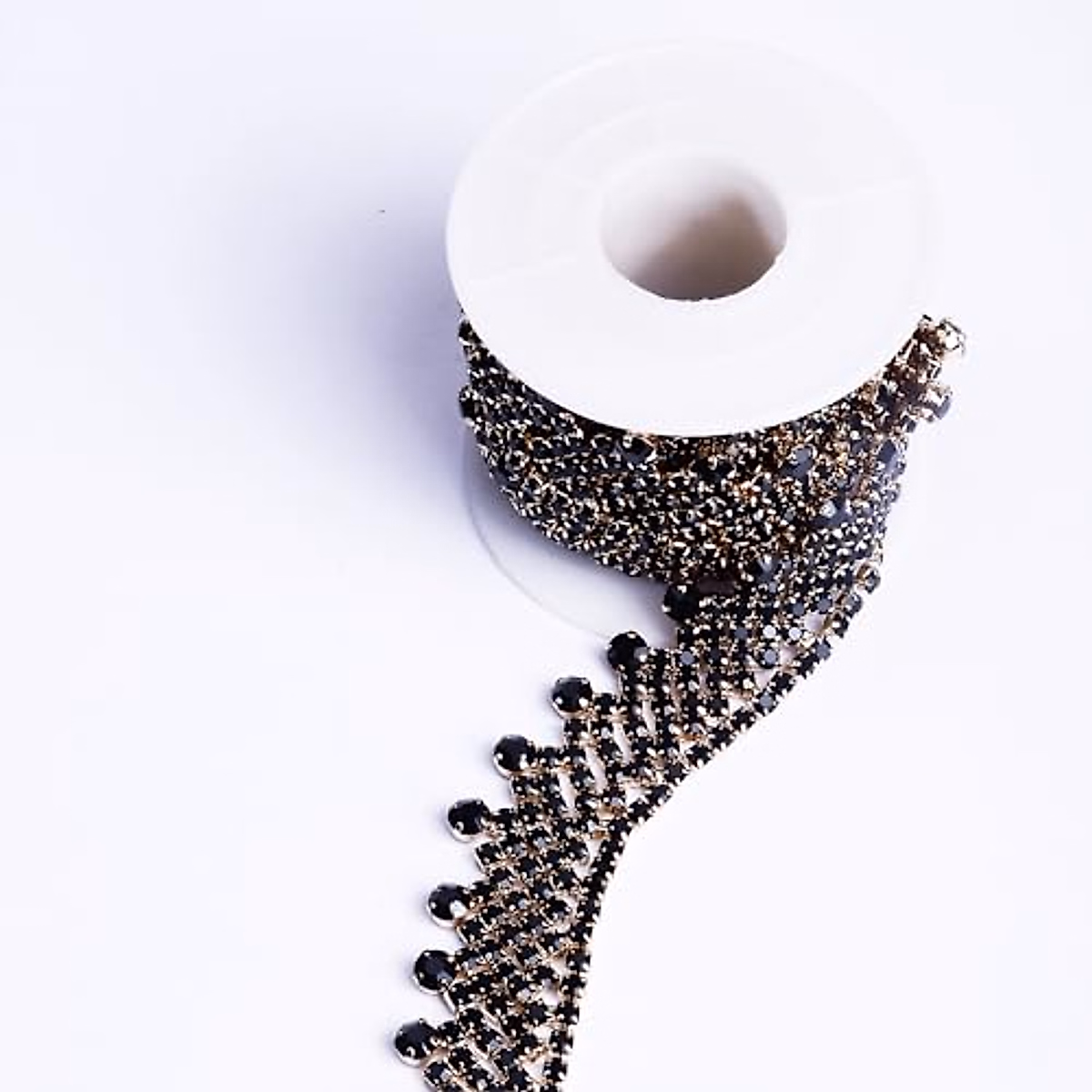 JEGOYER 1 Yard Tassel Rhinestone Black Close Chain, Diamond Crystal Fringe Trim, Rhinestone Banding Applique for Sewing Crafts Ideal Wedding Party Clothing DIY Decorations