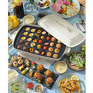 BRUNO Hot Plate Grande Size + Ceramic Coat Partition Pot + Grande For The Grill Plate + Grande Recipe Book 4-Piece Set Red