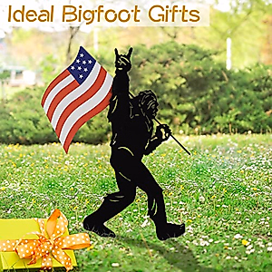 Bigfoot Garden Patriotic Decor Metal Stake - Big Foot Sasquatch Gifts Yard Art Decorative Garden Stakes Bigfoot Statue for Yard Decor, Outdoor, Patio, Outside, Lawn Decorations, Idea Garden Gifts