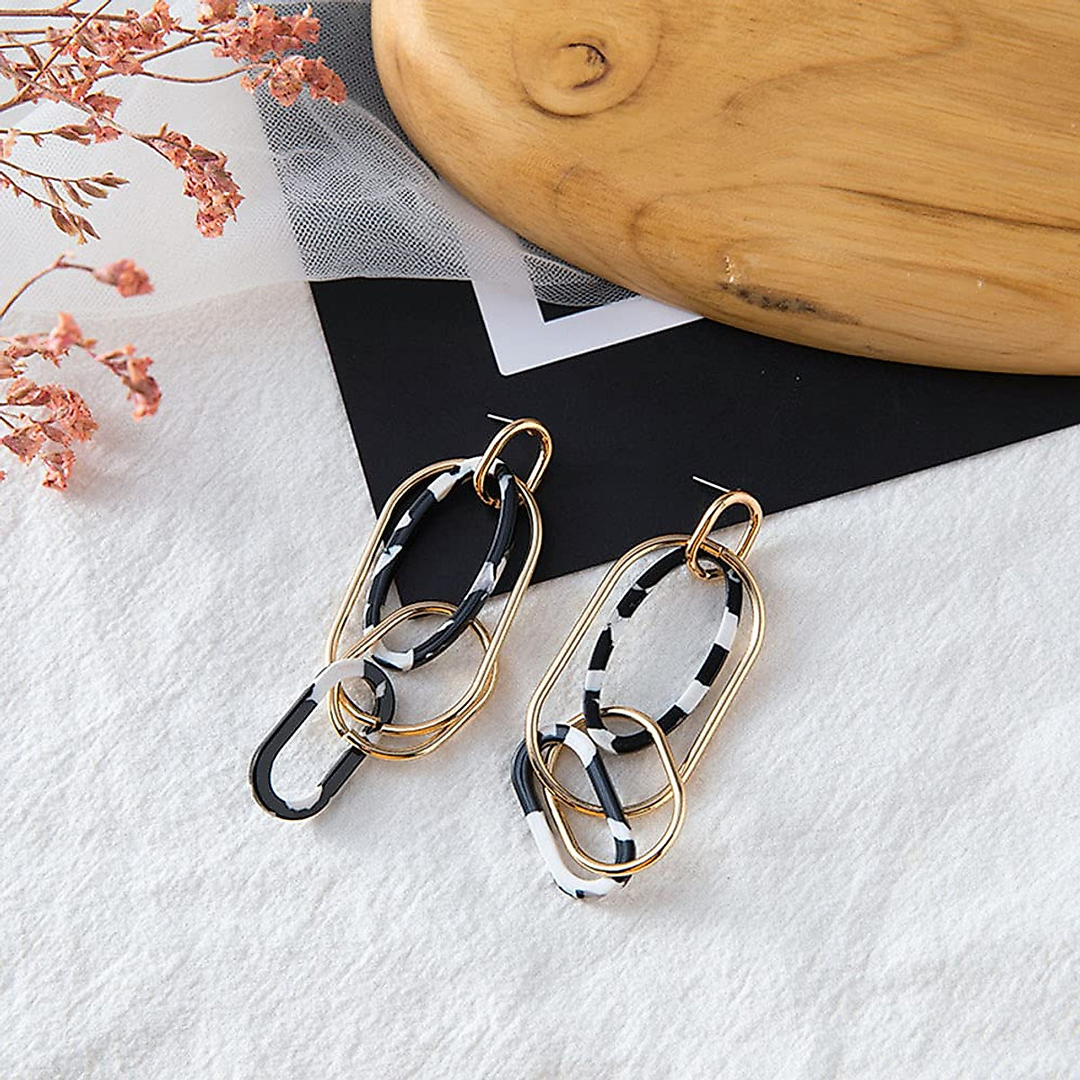 Acrylic Leopard Print Earrings Long Pendant Geometric Resin Oval Earrings Fashion Exaggerated Leopard Dangle Earrings for Women (Gold)