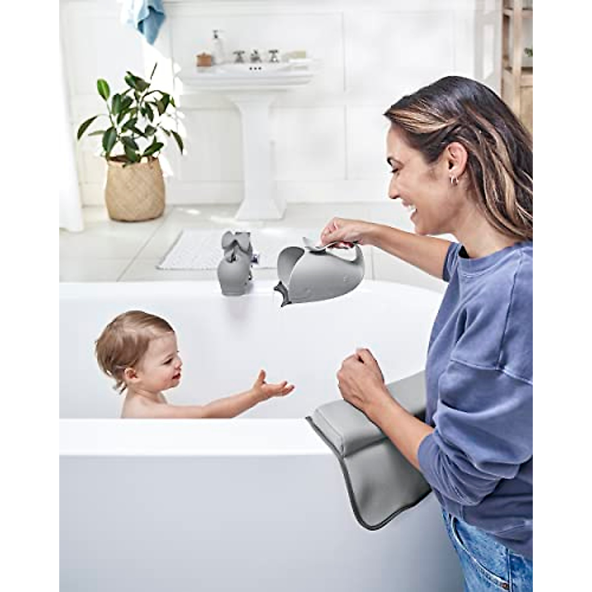 Skip Hop Baby Bath Rinse Cup, Moby Tear-free Waterfall Rinser, Grey