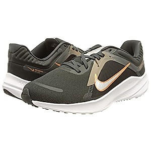 Nike Women's Quest 5 Running Shoes, Dk Smoke Grey/Metallic Silver, 8.5 M US