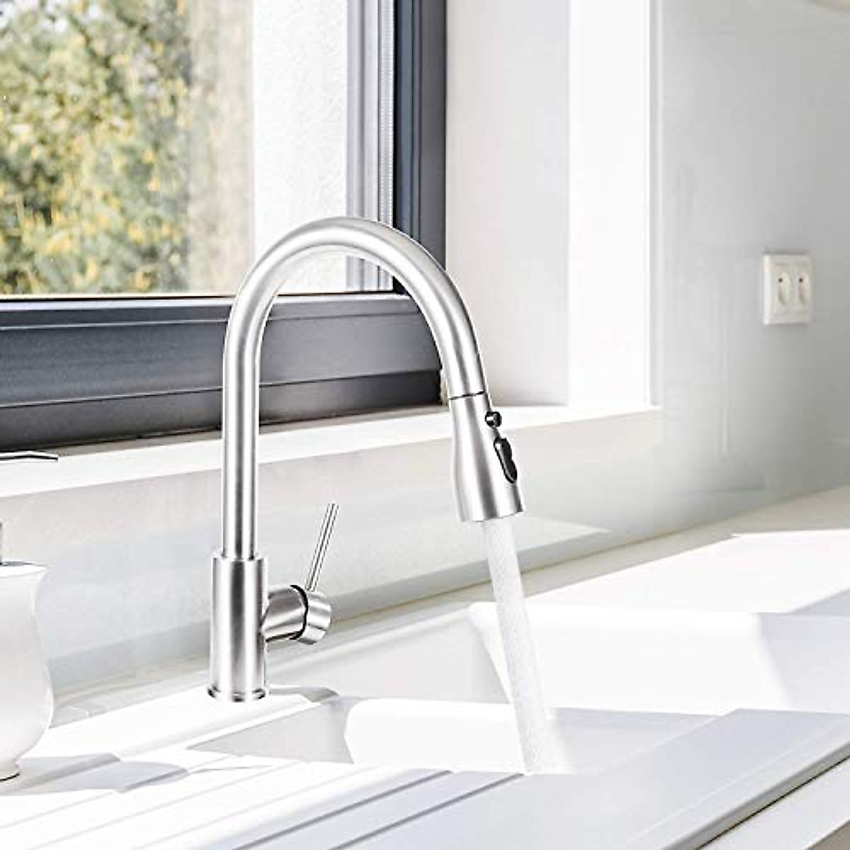 Kitchen Faucet with Pull Down Sprayer，Single Handle Kitchen Sink Faucet with Pull Out Sprayer，High Arc，Stainless Steel Kitchen Faucets with Deck Plate，Brushed Nickel KC-98001BS
