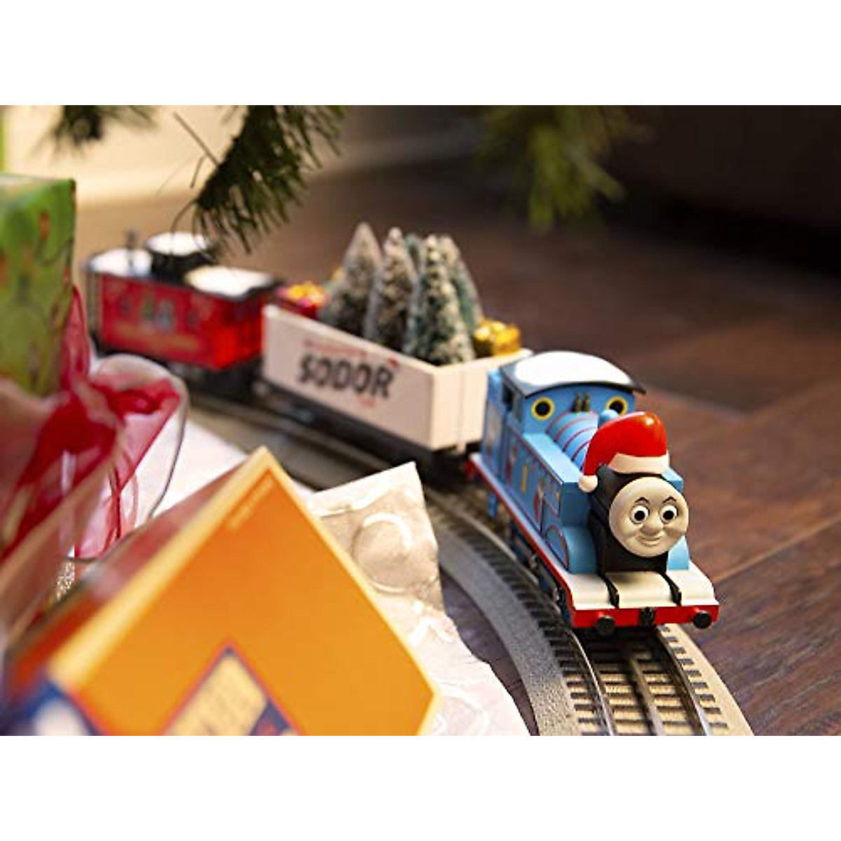 Lionel Thomas & Friends Christmas Freight Electric O Gauge Bluetooth Train Set with Remote, Blue,red and White