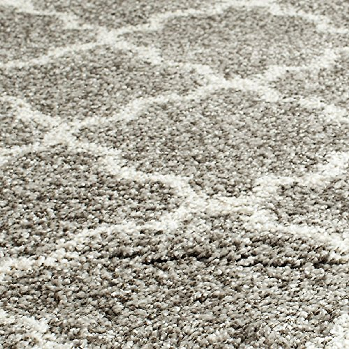 SAFAVIEH Hudson Shag Collection Accent Rug - 4' x 6', Grey & Ivory, Trellis Design, Non-Shedding & Easy Care, 2-inch Thick Ideal for High Traffic Areas in Entryway, Living Room, Bedroom (SGH282B)