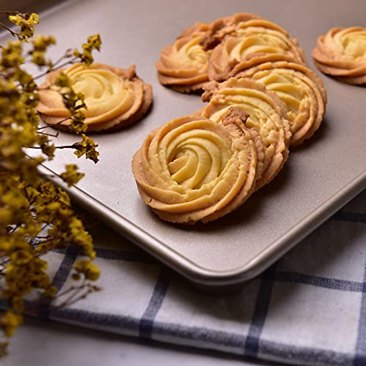 Bakeley 17-Inch Baking Sheet Pan Non-Stick Carbon Steel Baking Sheets for Oven Cookie Sheet Pan for Roasting Meat Bread Jelly Roll Battenberg Pizzas Pastries 17.52" x 11.73" x 0.91" (Champagne Gold)