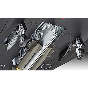 Revell 03899 F-117 F-117A Nighthawk Stealth Fighter, Multi Colour, 1: 72 Scale