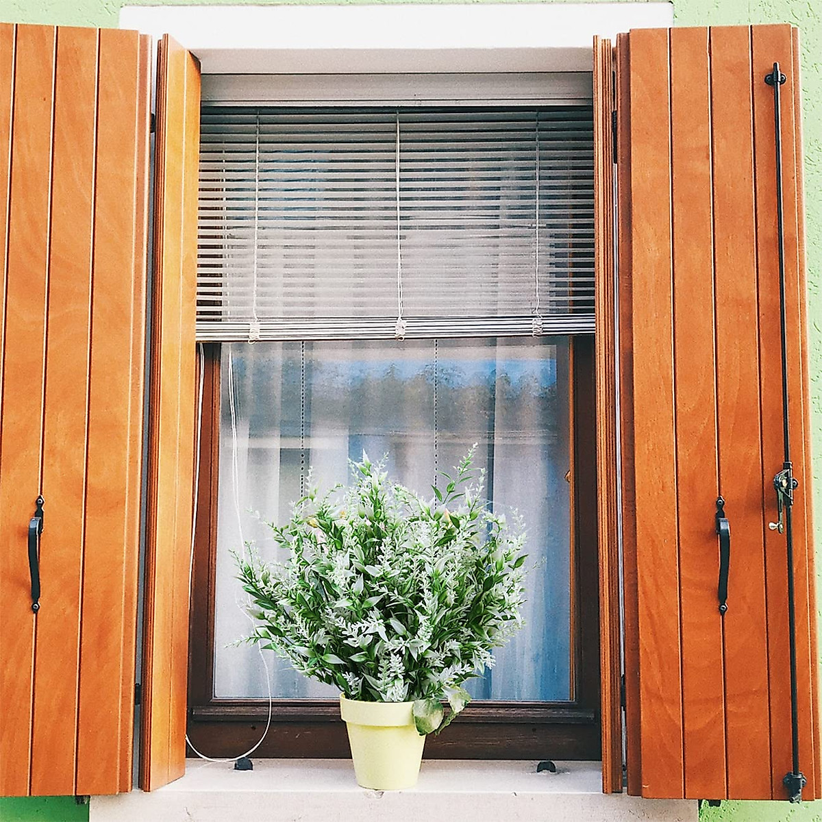 XLFAQXM 8 Pack Artificial Plants Flowers Grass Shrubs No Fade Faux Plastic Flowers Outdoor for Vases Farmhouse Garden Porch Patio Office Indoor Wedding Decoration Greenery Fake Plants (5#White)