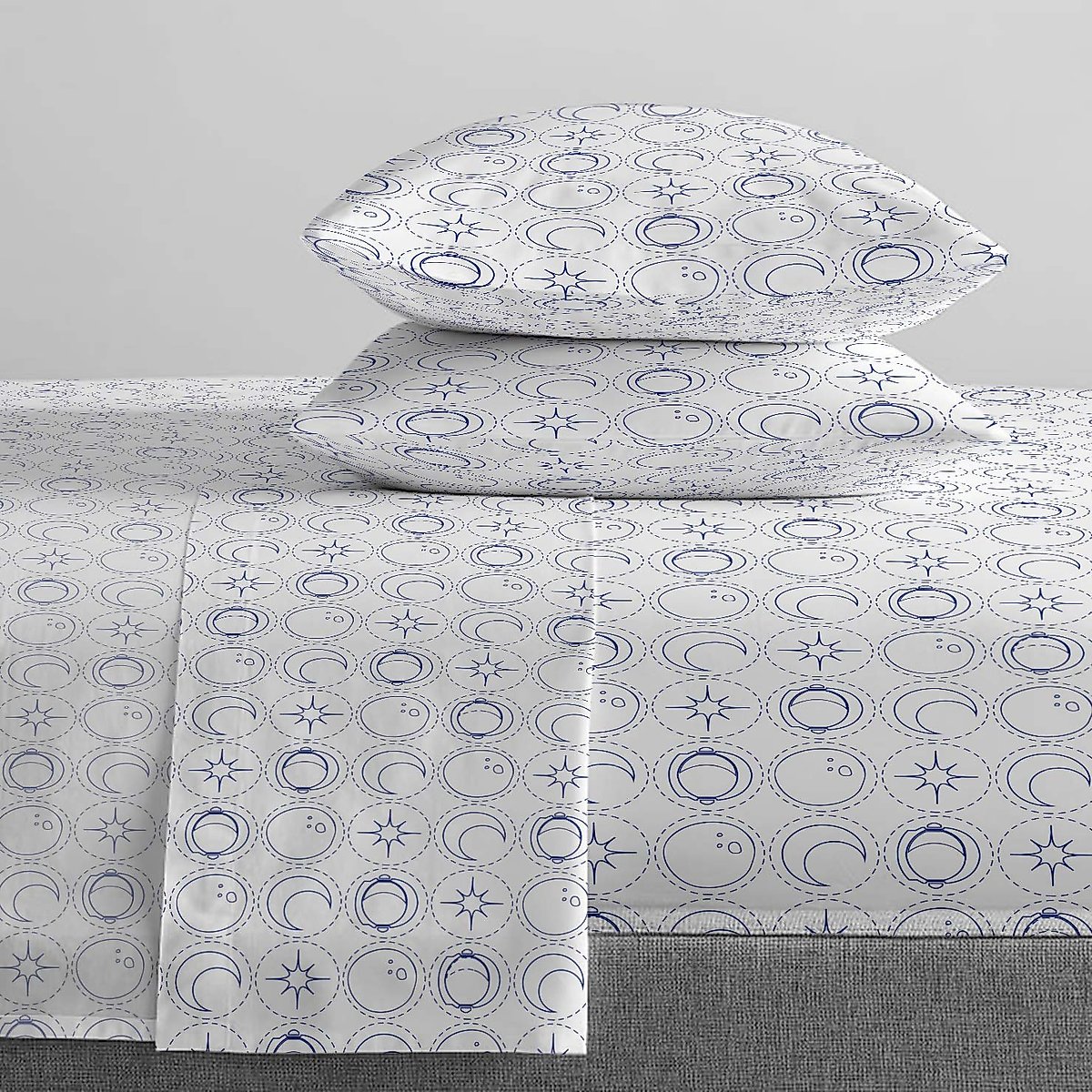 Jay Franco Space 5 Piece Full Bed Set - Includes Comforter & Sheet Set- Bedding Features Spaceships & Rocketships - Super Soft Fade Resistant Microfiber