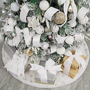 MEEDEE White Crushed Velvet Ribbon 2.5 Inch Velvet Wired Ribbon Crushed Velvet Christmas Ribbon 10 Yards White Velvet Ribbon for Christmas Tree Decoration, Wreath Supplies, Crafts Bow Making