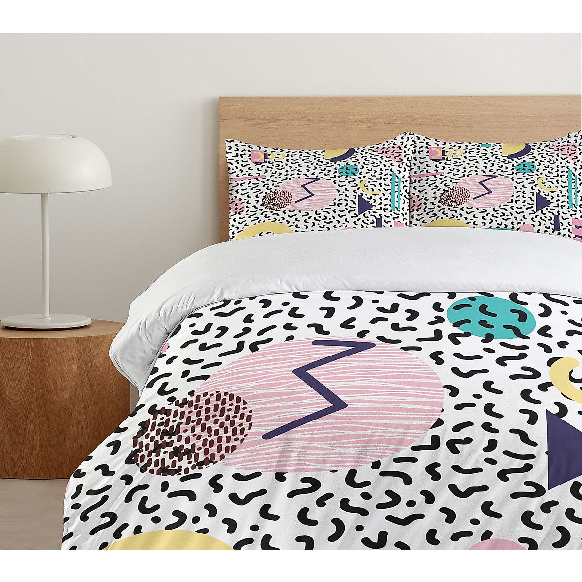 Ambesonne 90s Duvet Cover Set, Geometric Pattern in Retro Style Round Half Moon Triangle Shapes Art, Decorative 3 Piece Bedding Set with 2 Pillow Shams, Queen Size, Navy Yellow