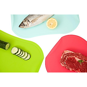 doblé Non-Scratch Flexible Cutting Board for Chopping, Scratch Free Juice Grooves with Easy Grip Handle, Non-Slip Dishwasher Safe for Kitchen (Medium (13.5" x 9.3"), Blue gray)