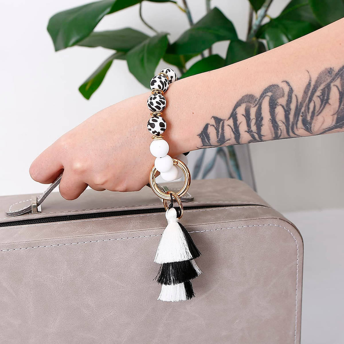 Poagoep Silicone Key Ring Bracelet Beaded keychain Wristlet Beaded Bangle Wristlet Keychain House Car Keys for Women(3cow)