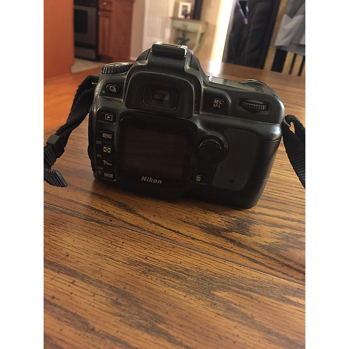 Nikon D50 6.1MP Digital SLR Camera with 28-80mm f3.3-5.6G AF Nikkor Zoom Lens