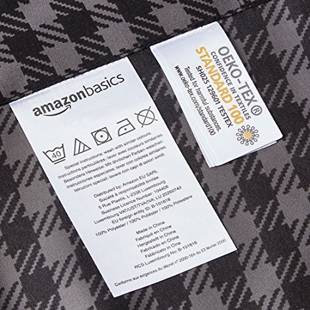 Amazon Basics Microfiber 3 Piece Duvet Cover Set, Red Simple Stripe, Striped, 200 x 200cm/50 x 80cm x 2