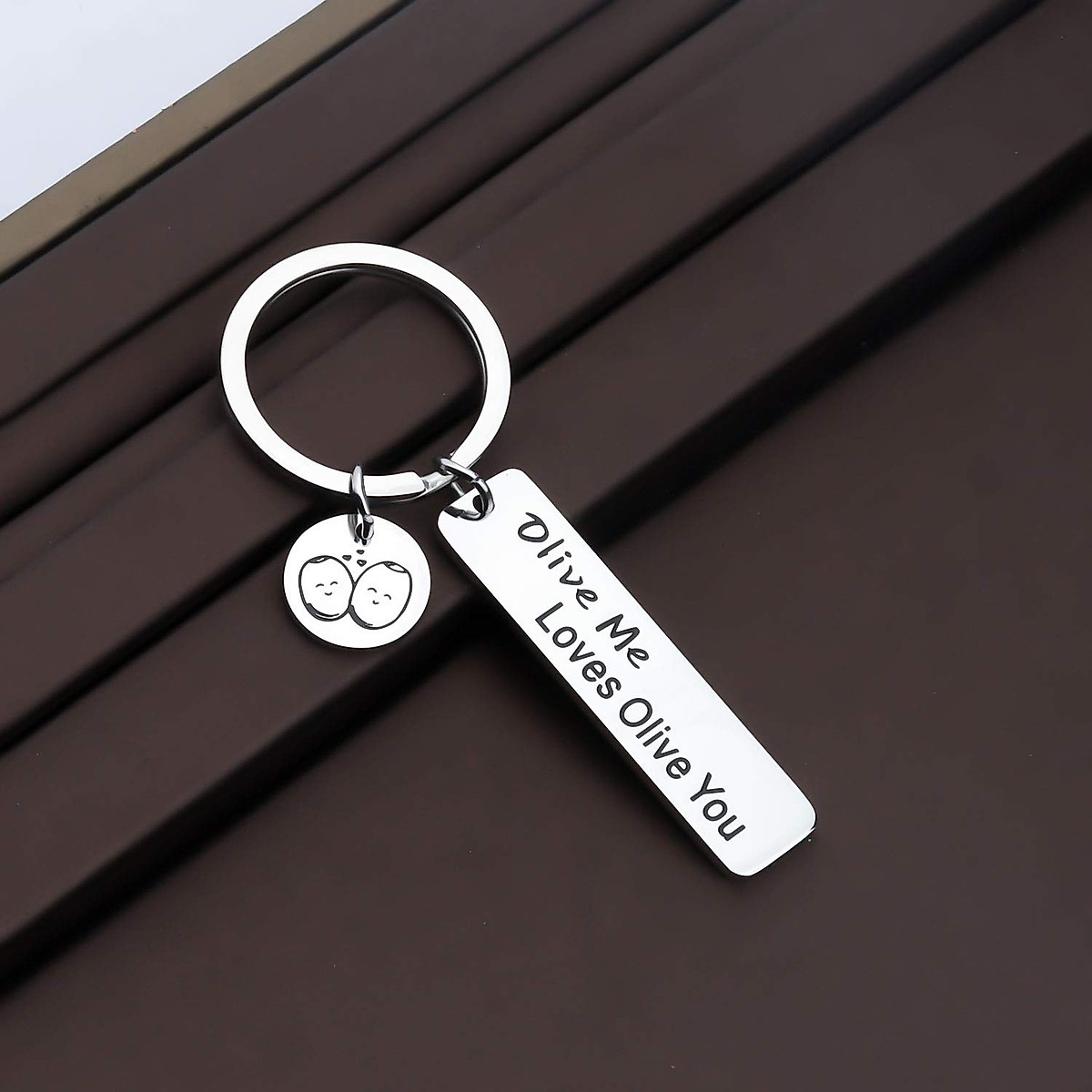 CENWA Funny Food Pun Gift Olive Me Love Olive You Keychain Valentines Day Gift Anniversary Day Jewelry (Olive Me K)