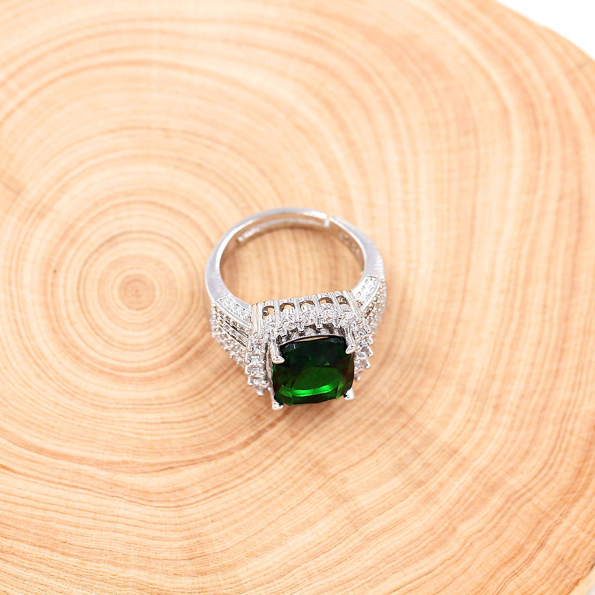 Uloveido Women's Platinum Plated Cushion Cut 5CT Simulated Emerald Rings, Adjustable Birthstone Ring, Green Cubic Zirconia Jewelry Y987