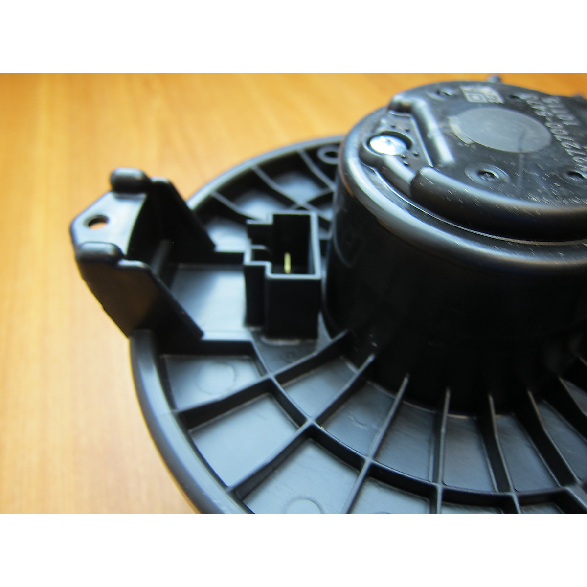 Dodge Ram 1500-5500 HVAC Blower Motor w/Fan Wheel Mopar OEM 68048903AB