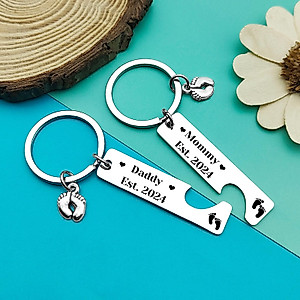 New Parent Gift Keychain Pregnancy Announcement Gifts Daddy and Mommy Est 2024 First Time Pregnancy Gifts for Mom Dad To Be Baby Shower Parents to be Gifts New Mom Jewelry First Time Dad Gift
