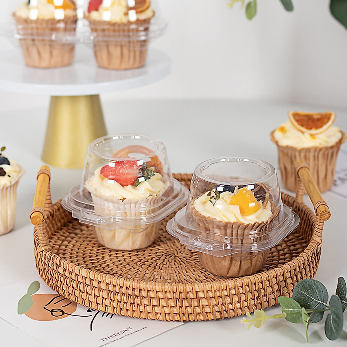 FVIEXE 100 Pack Individual Cupcake Containers, Single Plastic Cupcake Storage Boxes, Disposable Clear Cupcake Holder with Lid To Go Muffin Transport Carrier with 100 Pack Cupcake Liners for Party