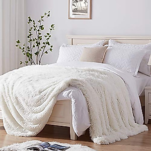 NexHome Soft Shaggy Faux Fur Blanket Throw Blanket 50" x 60", Women Girls Luxury Fuzzy Plush Comfy Microfiber Long Faux Fur Decorative Blankets for Sofa Couch Bed Chair Photo Props, Cream White