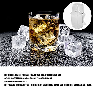 Hand Cranked Ice Crusher, Clear Rustproof Multifunctional Manual Ice Crusher Household Ice Breaker Mini Portable Ice Maker with Stainless Steel Blades for Home Kitchen(Transparent)