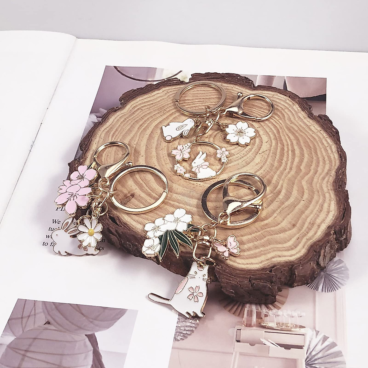 HOLAOCT Cute Keychains Aesthetic Bunny Keychain Accessories Kawaii Cat Key Ring for Women,Keychains Charm for Airpod,Backpack