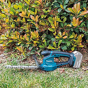 Makita XMU04ZX 18V LXT® Lithium-Ion Cordless Grass Shear with Hedge Trimmer Blade, Tool Only