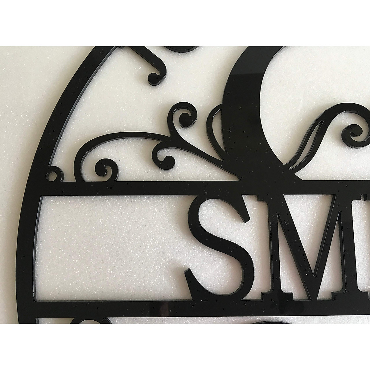 Personalized Name Sign, Custom Last Name Sign, Initial Split Letter, Wreath Monogram, Wedding Gift for Couples, Custom First Names, Door Hanger, Est. Sign, Wall Decor, Housewarming Gift (Design 1)