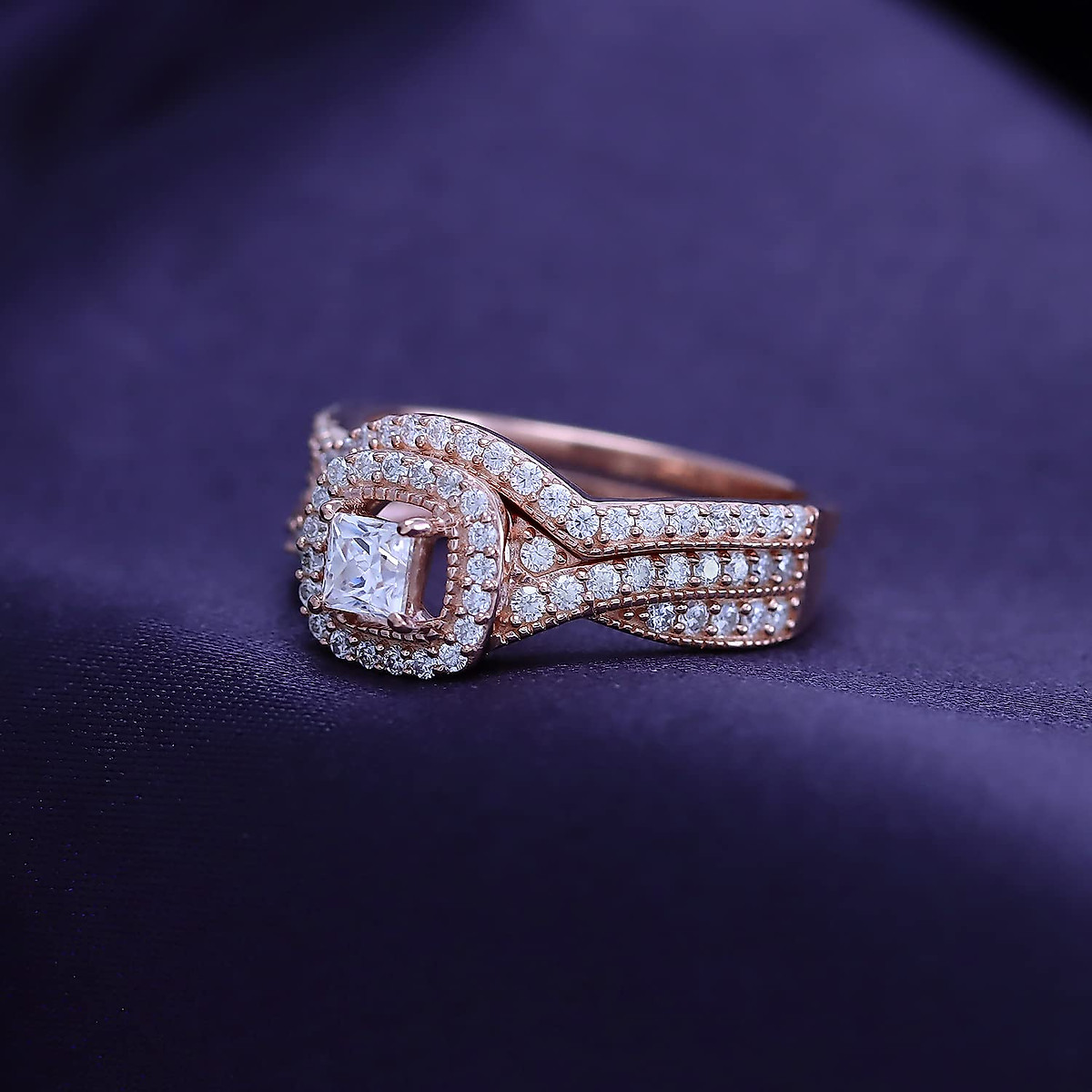 SAVEARTH DIAMONDS Princess & Round Cut Lab Created Moissanite Diamond Halo Engagement Wedding Bridal Set Ring For Women In 14K Rose Gold Over Sterling Silver (G-H Color,VVS1 Clarity,0.85 Cttw)-5.5