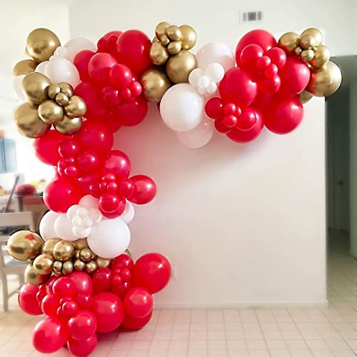 Christmas Balloon Garland Arch kit, 127PCS Red White Balloons Merry Christmas Party Balloons for Christmas Birthday Wedding New Year Party Supplies