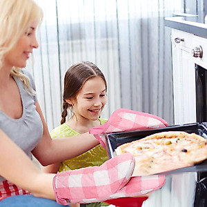 Patelai 6 Pcs Valentines Day Buffalo Plaid Pot Holders Kitchen Towels Oven Mitts Dish Towels Set Potholder Glove Heat Resistant Non Slip Holder for Baking Cooking Grilling