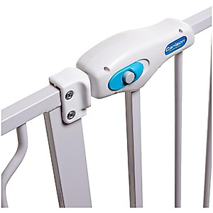 Carlson Pet Products 0934PW/0932PW Extra Wide Walk-Thru Pet Gate with Pet Door White, 29-34Wx30H in